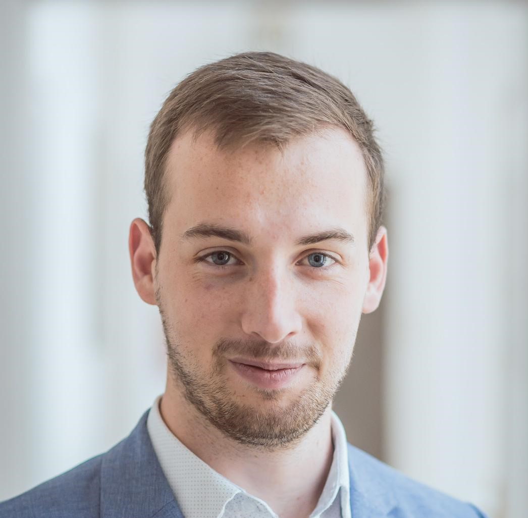 Členové :: Absolventsky-klub